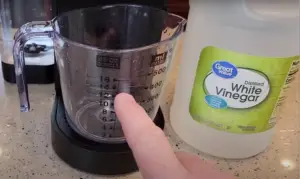 [Solved] Can You Descale a Keurig with Vinegar Safely?
